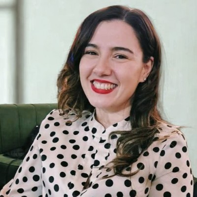 Farmacist Raluca Alexandru | Dr.Max Farmacie